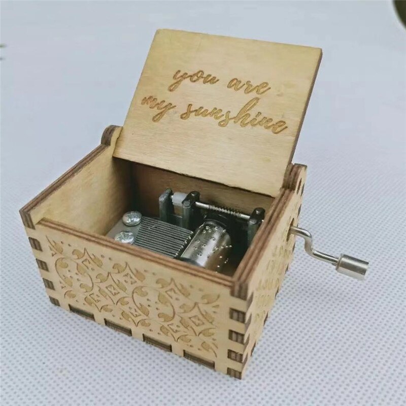 Wooden Engraved Queen Music Box Hand-cranked Music... – Vicedeal