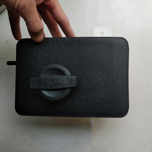 Radiator-Coolant-Overflow-Reservoir-Tank-25430D400... – Grandado