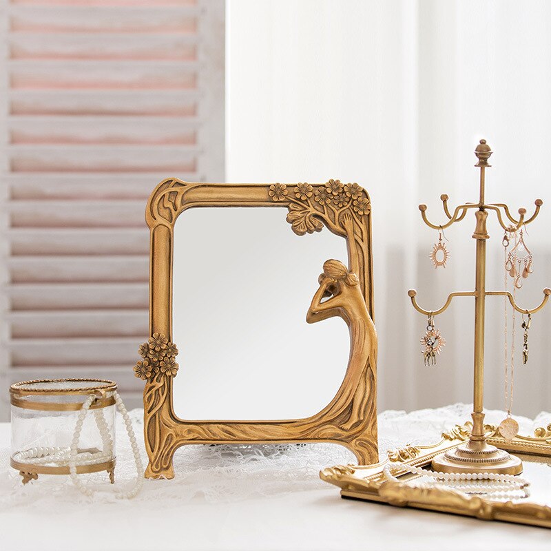 European retro palace style girl heart ins makeup ... – Grandado