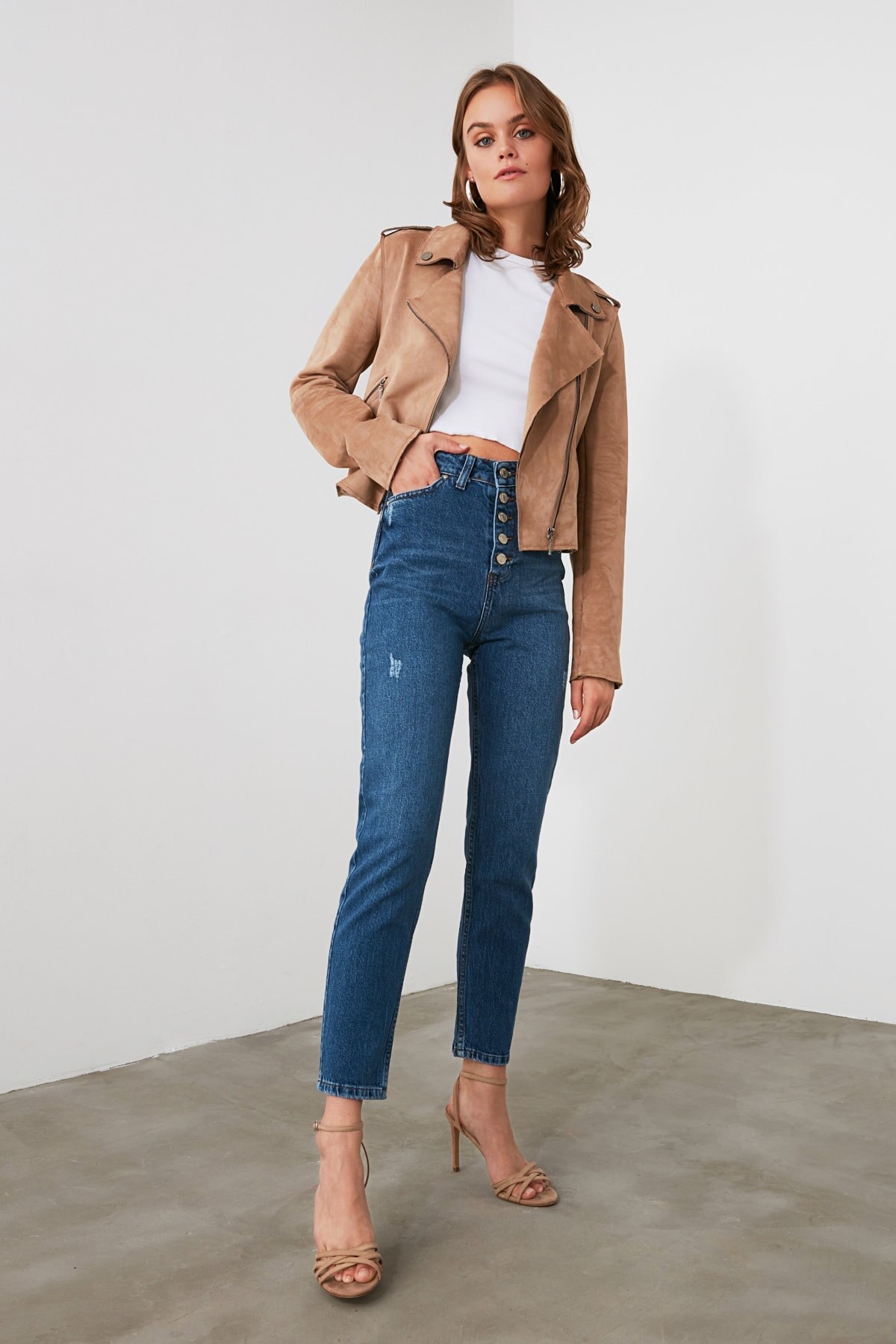 Trendyol Ripped Detailed Front Button High Waist M... – Vicedeal