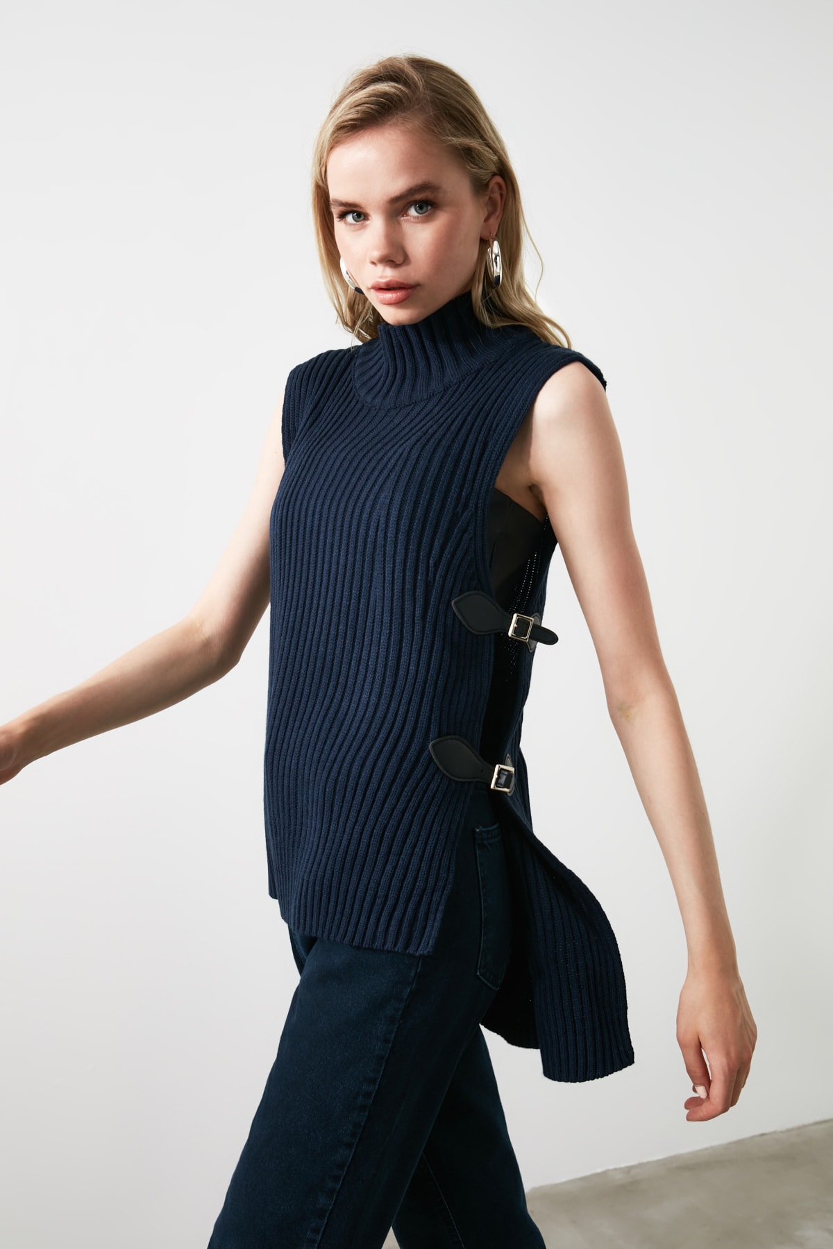 Trendyol Navy Blue Buckle Detail Knitwear Bluz TWO... – Vicedeal