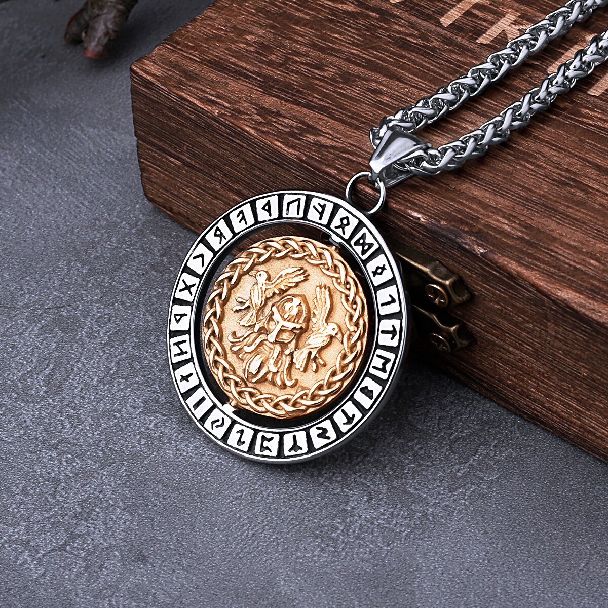 Rotierenden Odin und Rabe Dreieck Rune Halskette m... – Grandado