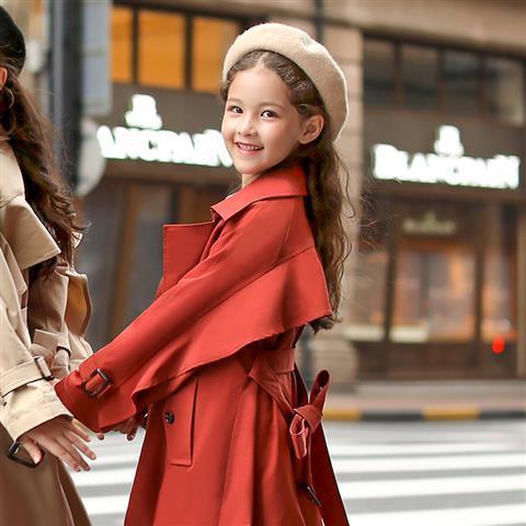 Kevät syksy lapset pitkät brittiläiset tytöt tuuli... – Grandado