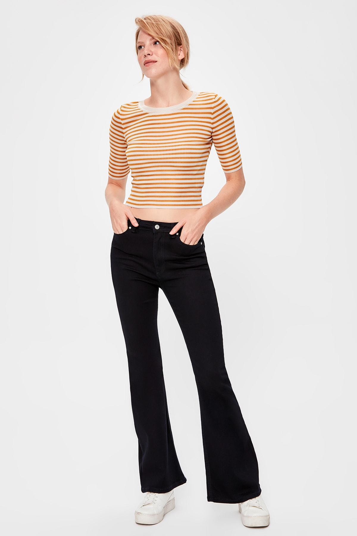 Trendyol Navy Blue Normal Waist Flare Jeans TWOAW2... – Grandado