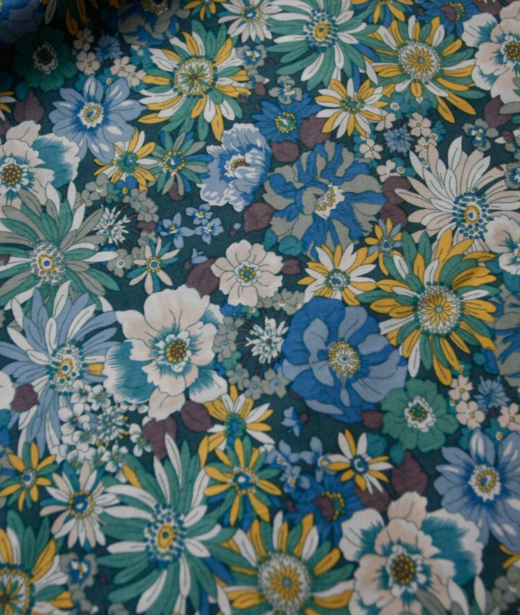 Burst into Blooming Daisy Cotton Fabric Splendid F... – Grandado